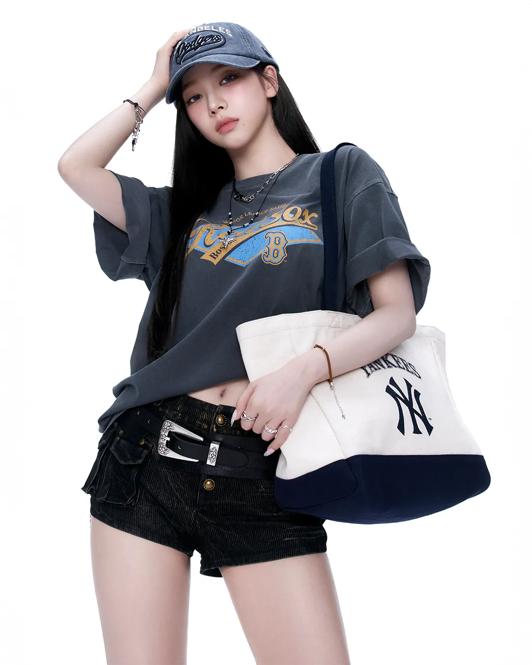 ส่องแฟชั่นเซ็ตของ KARINA วง aespa แบรนด์แอมบาสเดอร์ของ MLB คนใหม่!