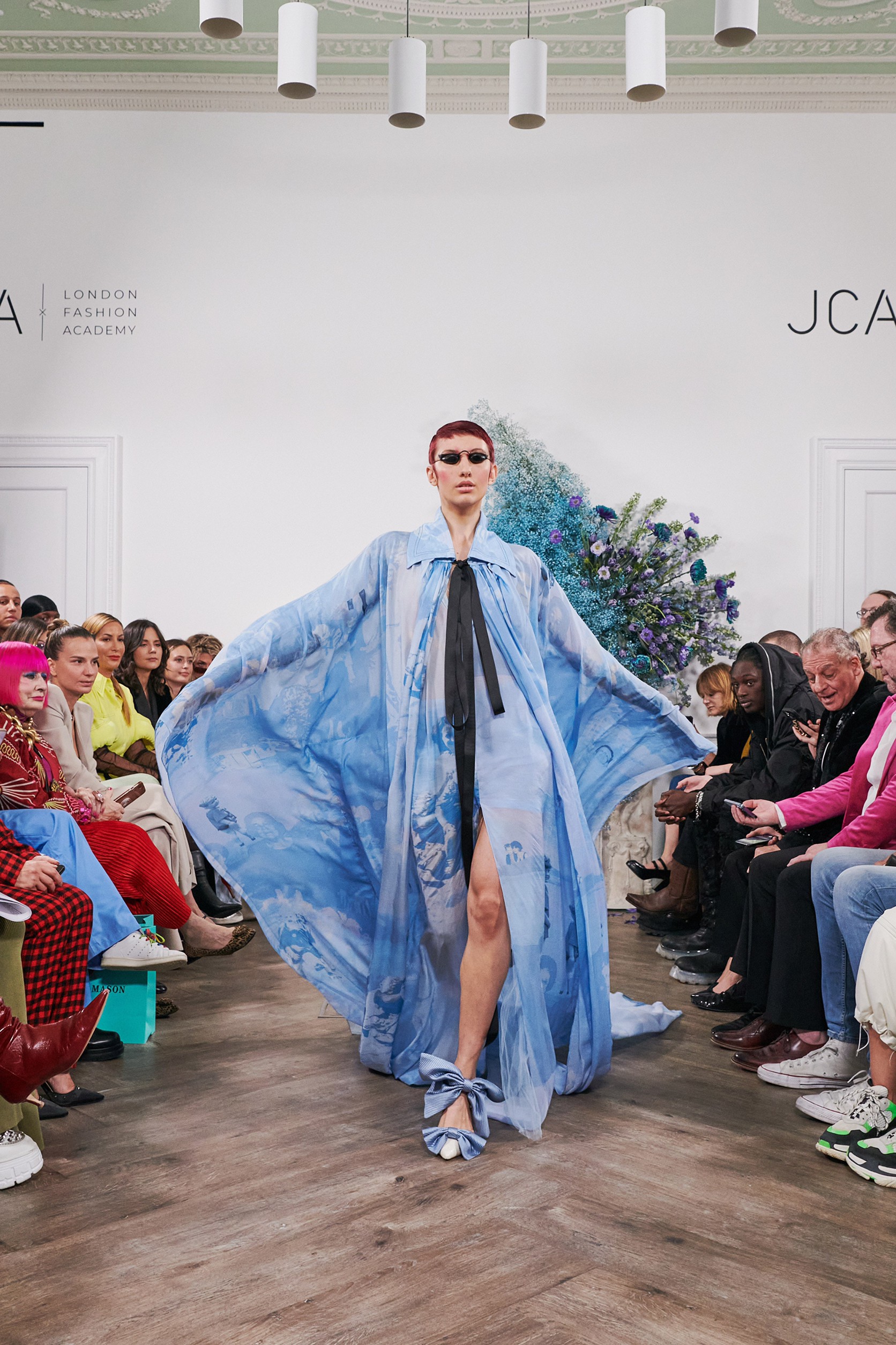 ม้วนผมออกจากบ้านไปเลย! แบรนด์ใหม่ไฟแรงสร้างสรรค์แฟชั่นที่ทั้งเรียบง่าย ...